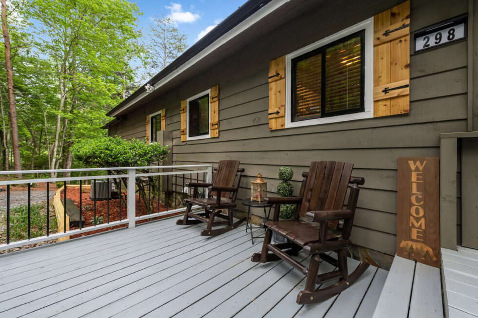 Romantic Cabin Getaway: Secret Couples Playhouse In Blue Ridge