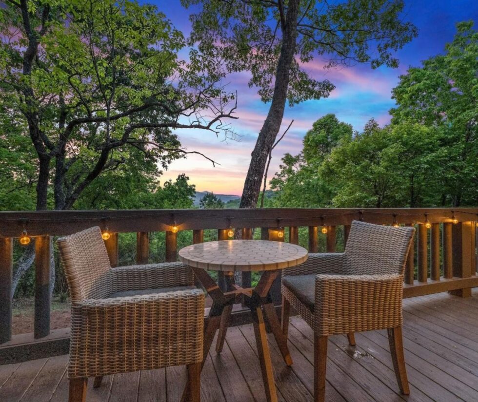 Secret Box Cabin – Romantic Getaway, Clayton, GA - Secret Box Cabin